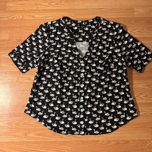 eshakti | Tops | Eshakti Swan Split Neck Crepe Button Up Blouse Top X ...